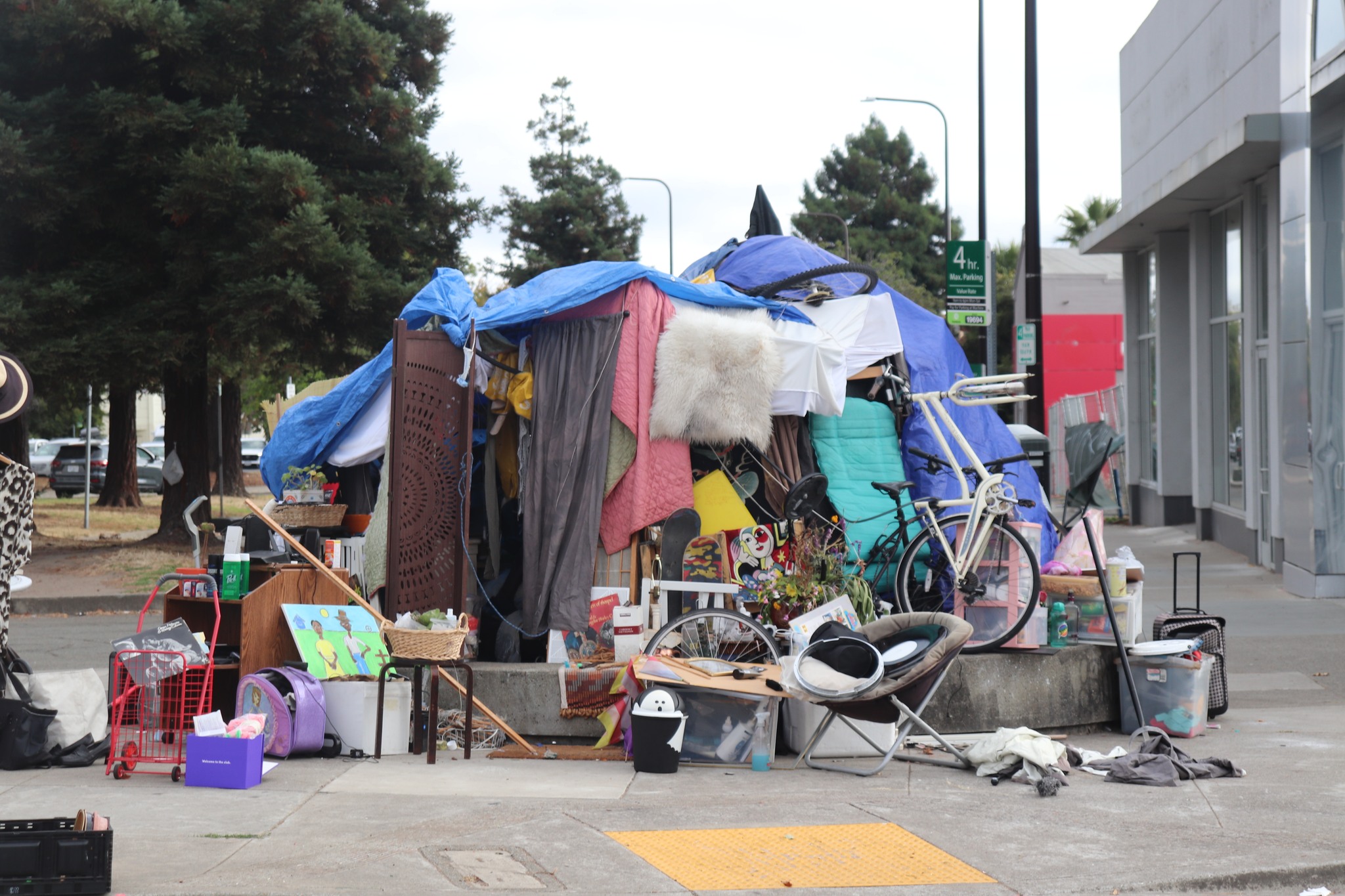 Homeless home on Shattuck Avenue, Berkeley, September 2024 – Zonta Photos