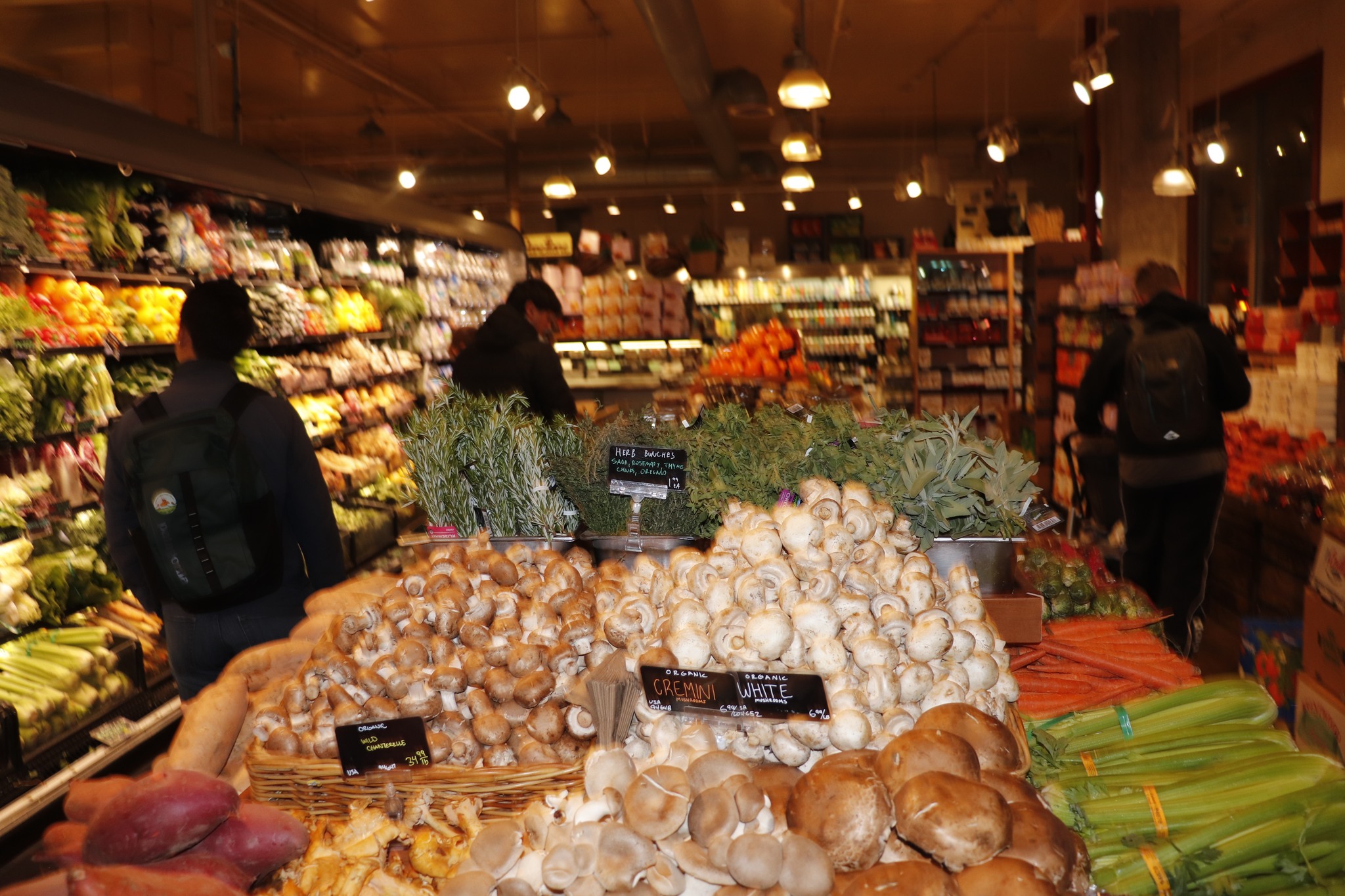Grocery store in San Francisco, November 2024 – Zonta Photos